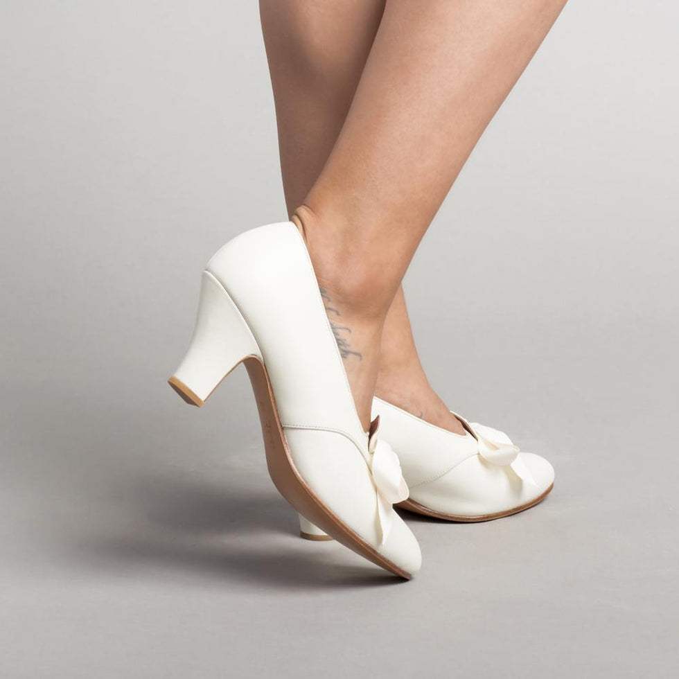 DEADSTOCK Hazel Women's Vintage Pumps (Ivory) – American Duchess - Europe